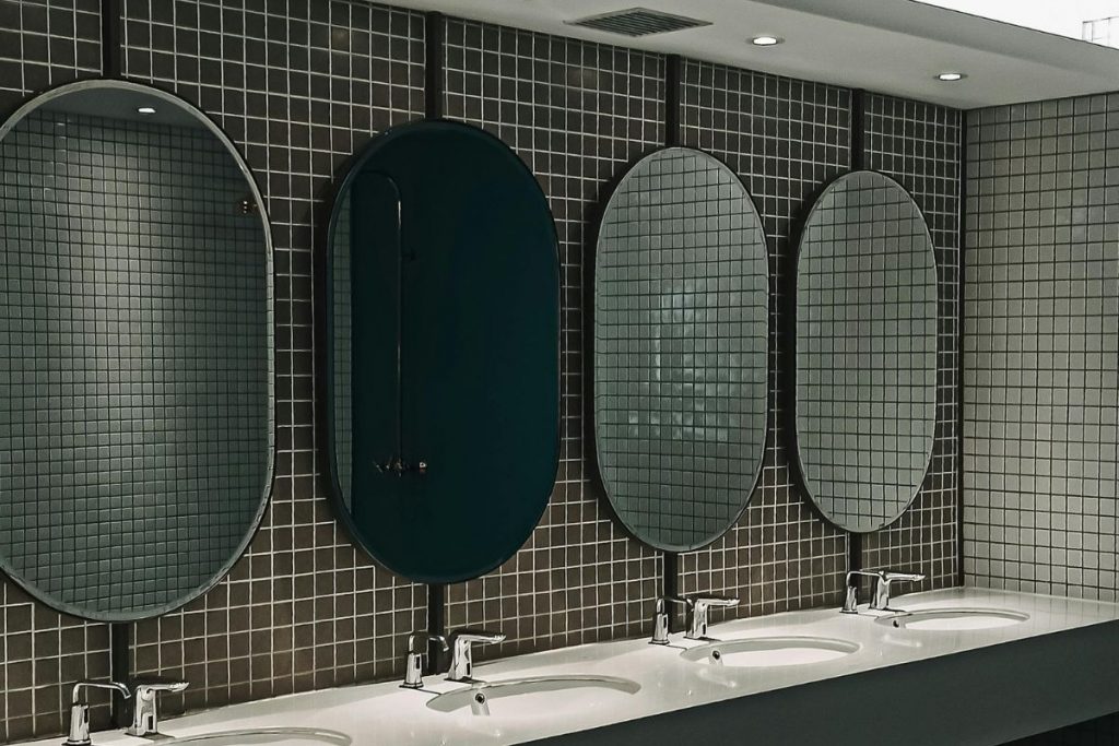 Bathroom Mirrors for Malls and Retail Complexes: What to Know Before ...